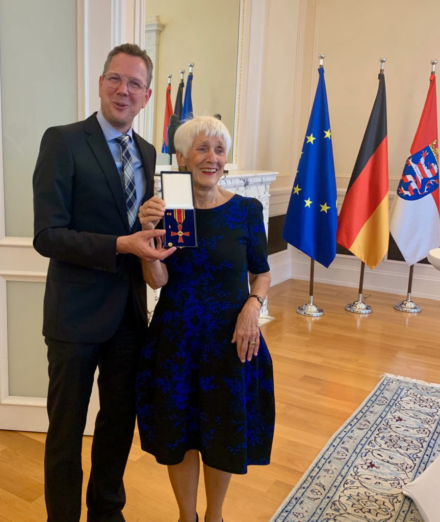 Christa Leiendecker erhält das Bundesverdienstkreuz für Ihre Verdienste ...